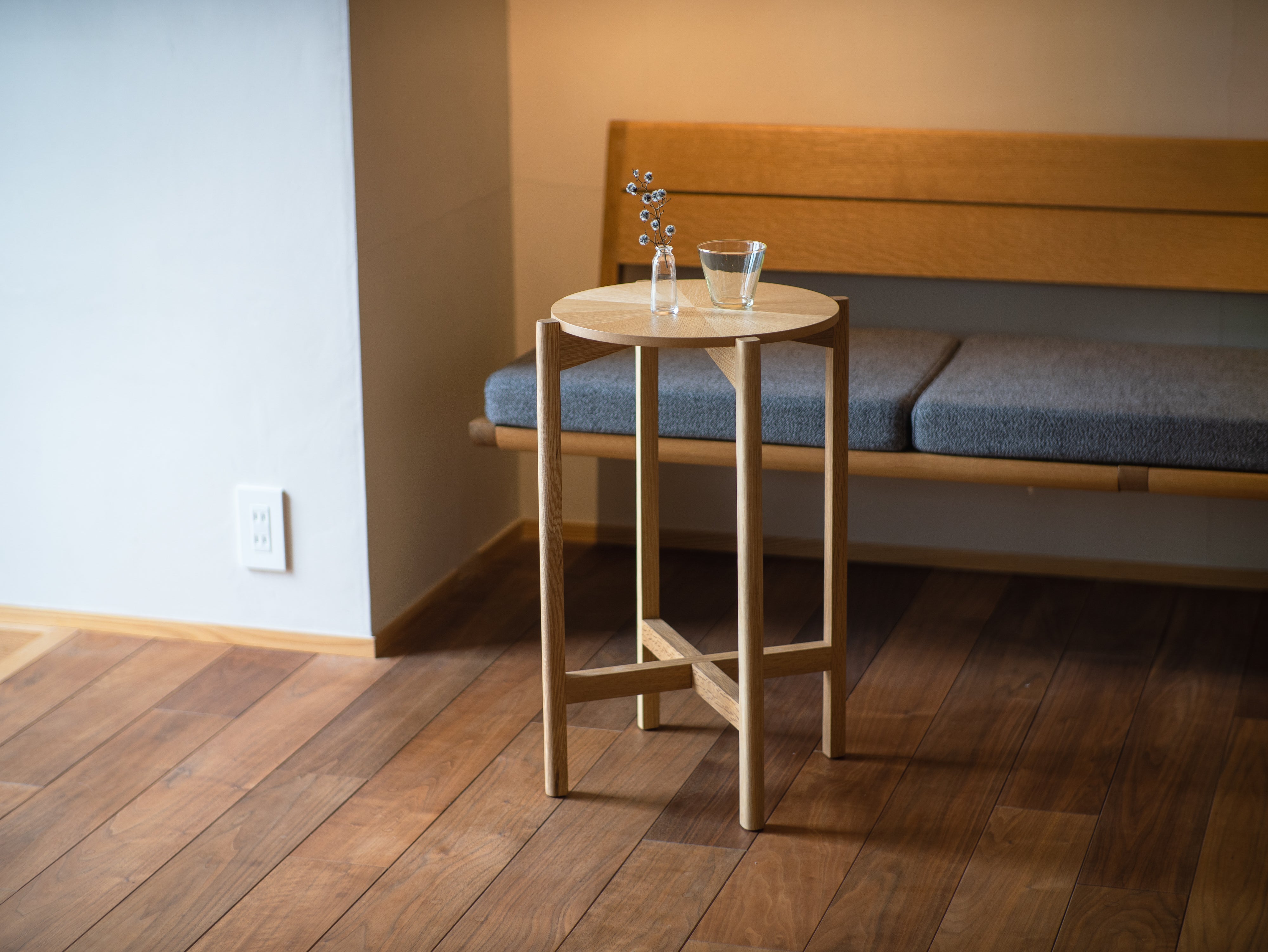 STAND Rays Japanese Oak Light Beam STAND Modern side table | MORI ...