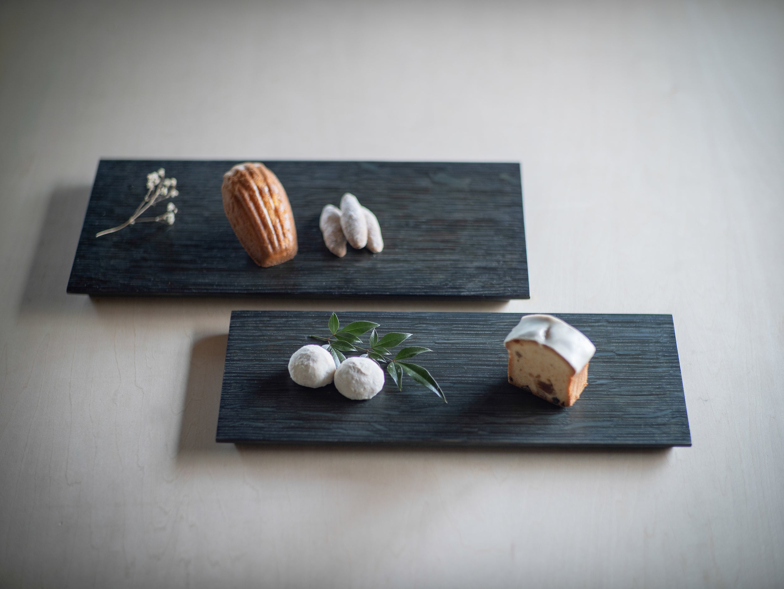 TSUKI-JIRI WOOD PLATE Flat Type Indigo Dye | MORI KOUGEI - Beautiful ...